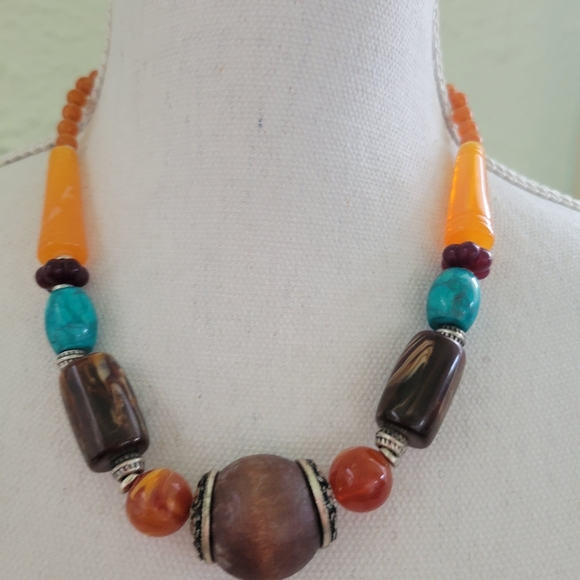 Avon | Jewelry | Vintage Avon Necklace Signed So Turquoise Color Lucite ...